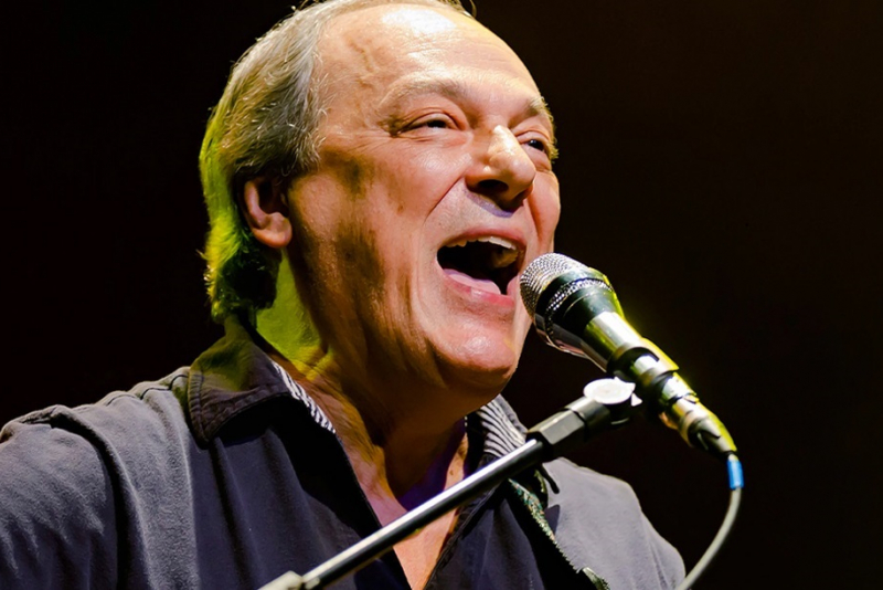 Toquinho comemora 55 Anos de Música no Theatro São Pedro no dia 03 de ...
